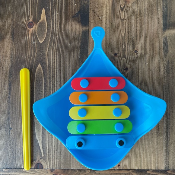 Munchkin | Toys | Munchkin Sting Ray Musical Bath Toy | Poshmark